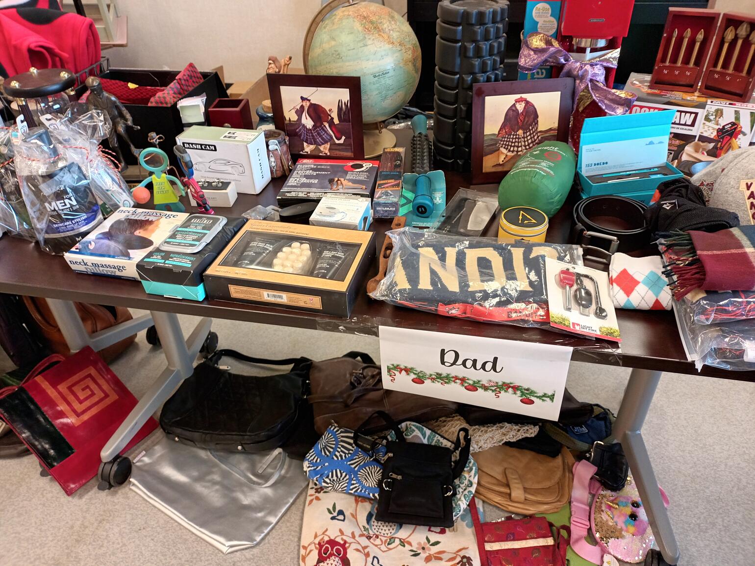 Sun's Secret Holiday Gift Shoppe | Sandy Hill Elementary